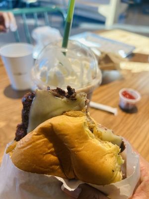 SHAKE SHACK - Updated October 2025 - 71 Photos & 60 Reviews - 8745 W ...