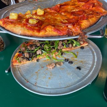 SHAKESPEARE’S PIZZA - DOWNTOWN - Updated May 2024 - 236 Photos & 541 ...