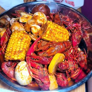 JUICY SEAFOOD - BATON ROUGE - 69 Photos & 47 Reviews - 3132 College Dr ...