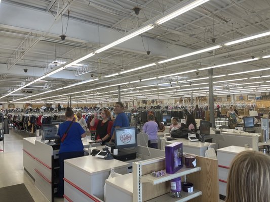 VALLEY THRIFT STORE - Updated July 2025 - 37 Photos & 101 Reviews ...