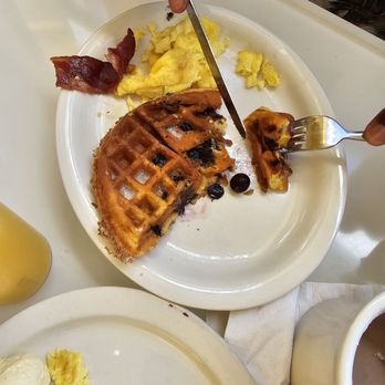 CAFE 222 - Updated December 2024 - 1767 Photos & 2393 Reviews - 222 ...