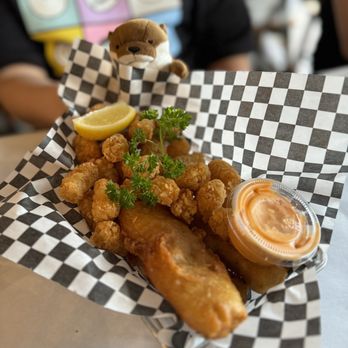 THE CRAWFISH HUT - Updated November 2024 - 340 Photos & 248 Reviews ...