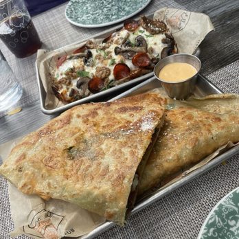 ELLA’S ITALIAN PUB - ELMHURST - Updated July 2025 - 168 Photos & 87 ...