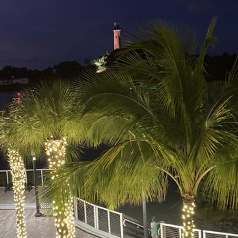 TOPSIDE AT THE BEACON - Updated June 2025 - 156 Photos & 119 Reviews ...