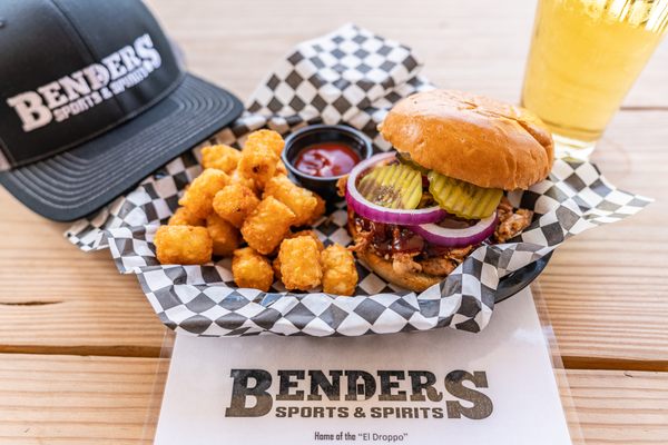 BENDERS SPORTS AND SPIRITS - 65 Photos & 31 Reviews - Sports Bars ...