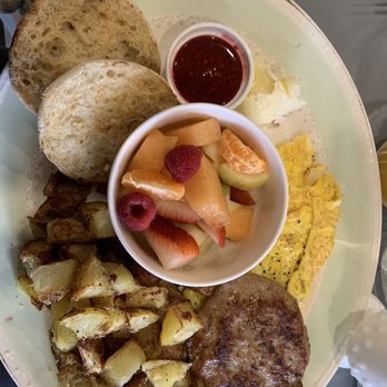 LUCILLE - Updated July 2025 - 323 Photos & 272 Reviews - 1218 H St ...