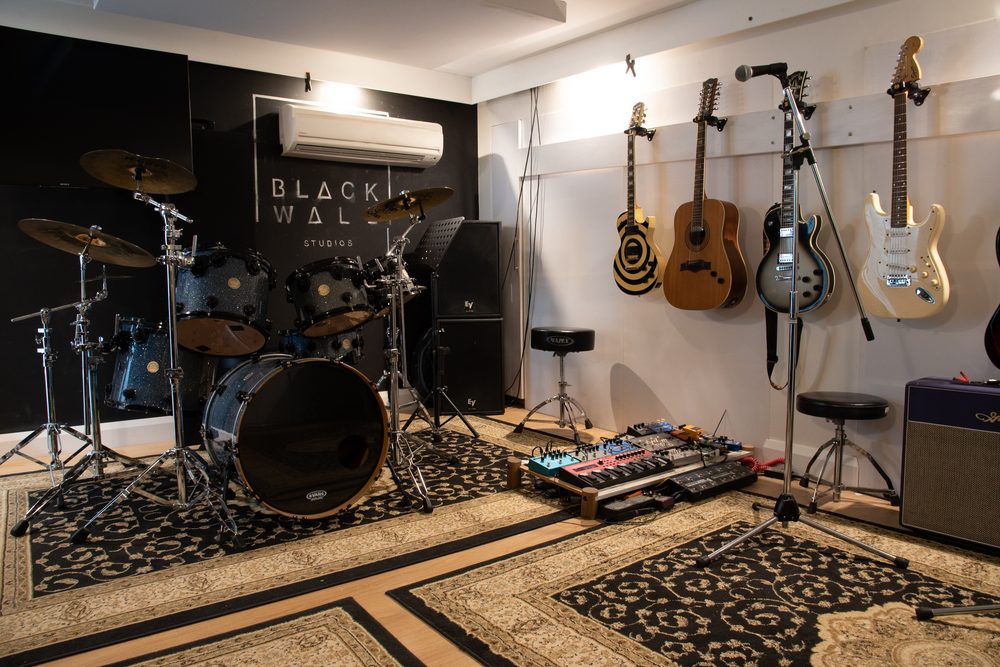 BLACK WALL STUDIOS - Updated October 2024 - 12 Photos - 322 Peats Ferry ...