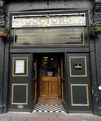 DOCTORS - Updated December 2025 - 59 Photos & 71 Reviews - 32 Forrest ...