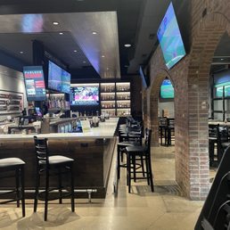 PARLOUR PIZZA - Updated October 2025 - 73 Photos & 43 Reviews - 2099 ...