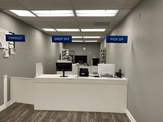 TRACY CARE PHARMACY - Updated October 2025 - 15 Photos - 550 W Eaton ...