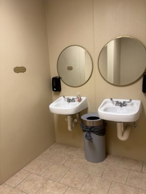 GORILLA NUTZ - Updated December 2025 - 108 Photos & 54 Reviews - 7401 ...