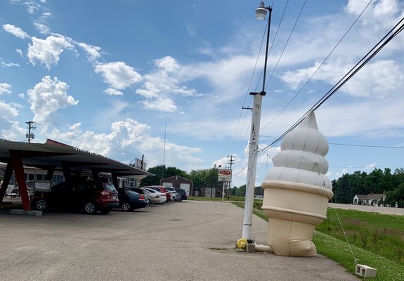 MILTY-WILTY DRIVE-IN RESTAURANT - 30 Photos & 24 Reviews - W7411 WI-73 ...