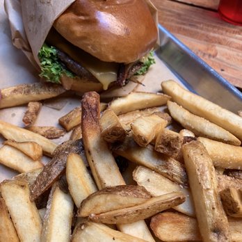 STOCKADE GRUB & WHISKEY - Updated October 2025 - 318 Photos & 605 ...