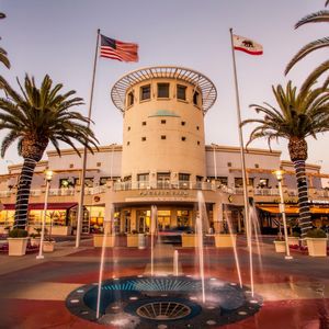 OXNARD FACTORY OUTLET - Updated July 2025 - 2000 Outlet Center Dr ...