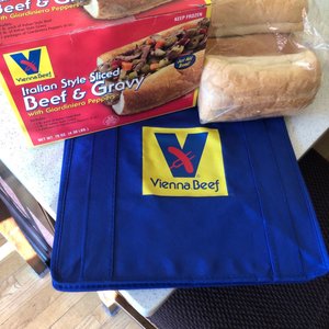 VIENNA BEEF FACTORY STORE - 77 Photos & 33 Reviews - 3847 S Morgan St ...