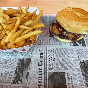 ZO’S GOOD BURGER - NEW CENTER DETROIT - 112 Photos & 84 Reviews - 2894 ...
