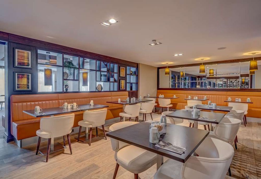 DOUBLETREE BY HILTON HOTEL LONDON - EALING - 113 Photos & 13 Reviews ...