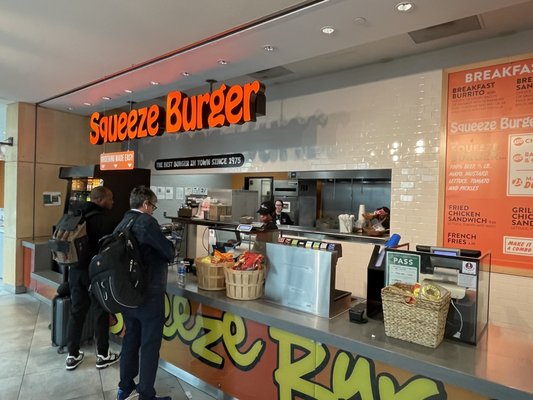SQUEEZE BURGER - Updated December 2025 - 117 Photos & 184 Reviews ...
