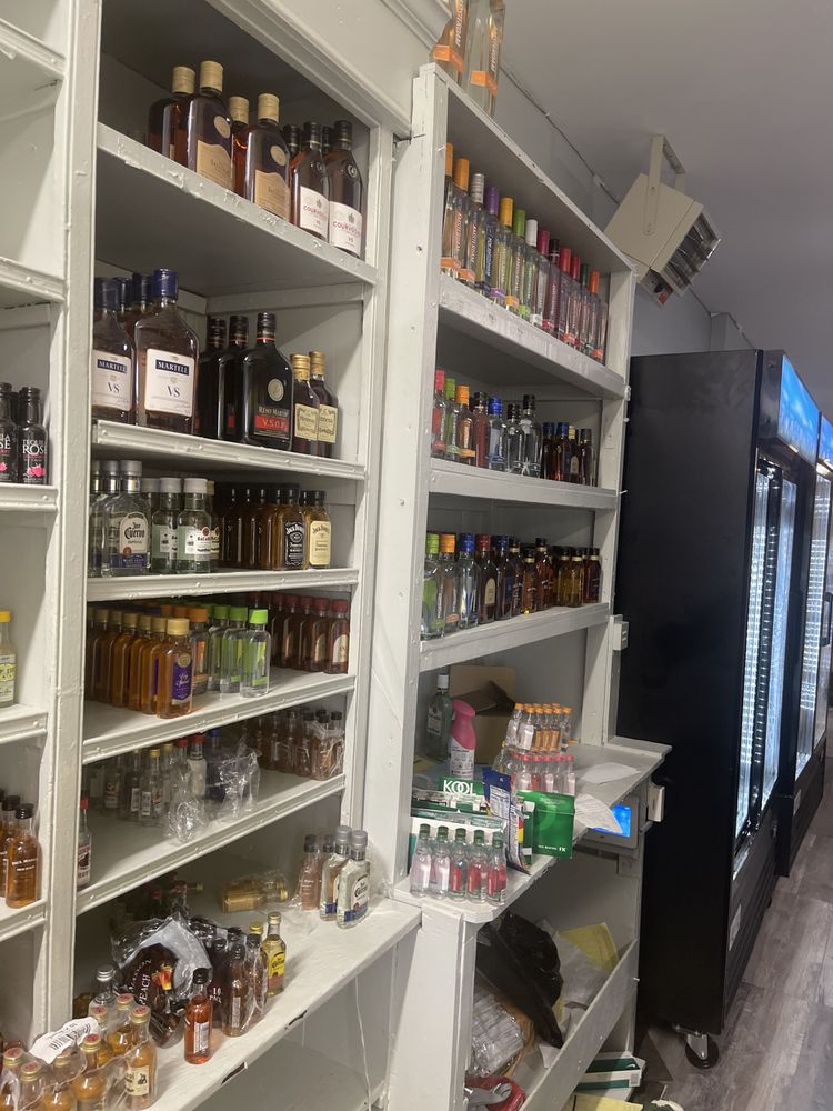 ROBBIE’S NEST - Updated September 2025 - 2250 E North Ave, Baltimore ...