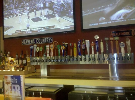 BUFFALO WILD WINGS - 47 Photos & 66 Reviews - Chicken Wings - 5 Bel Air ...