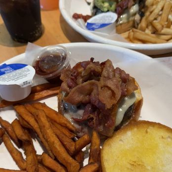 MONSOON BURGER - Updated July 2025 - 778 Photos & 786 Reviews - 4740 ...