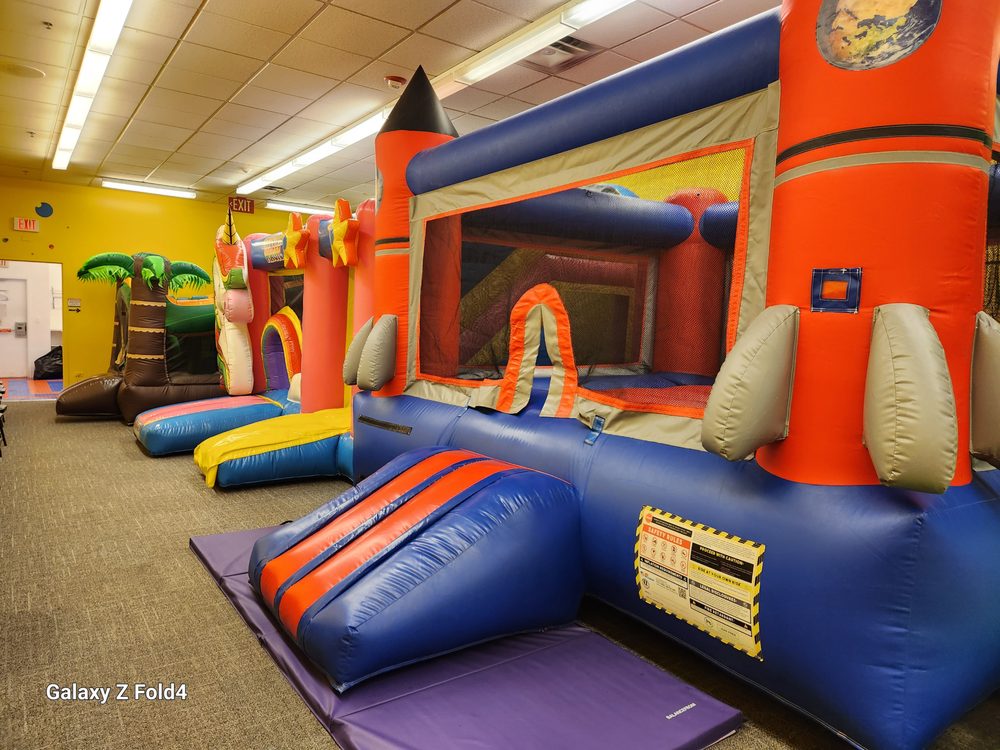 FUNFLATABLES - CHICAGO RIDGE - Updated August 2025 - 15 Photos - 100 ...