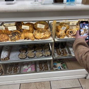 THE SOLVANG BAKERY - Updated December 2024 - 1192 Photos & 486 Reviews ...