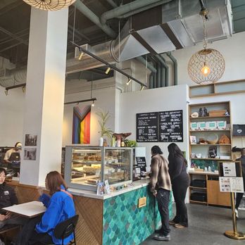 HOOD FAMOUS - Updated May 2024 - 1694 Photos & 478 Reviews - 504 5th ...