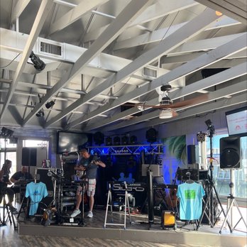 OAR HOUSE PUB - Updated December 2025 - 50 Photos & 88 Reviews - 318 ...