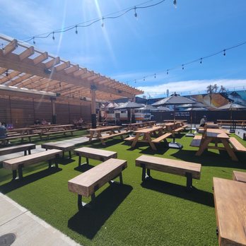 BREAKSIDE BREWERY - BEAVERTON - Updated July 2024 - 55 Photos & 22 ...