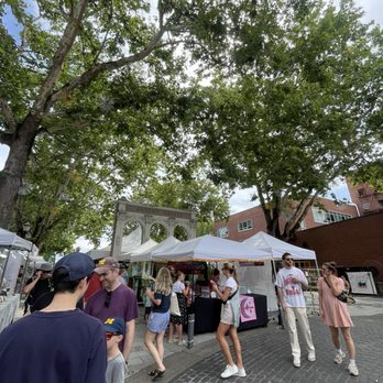 PORTLAND SATURDAY MARKET - Updated December 2025 - 953 Photos & 634 ...