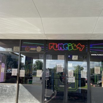 FUNCITY SK8 & PLAY - Updated January 2026 - 100 Photos & 76 Reviews ...