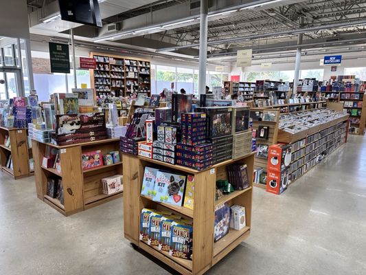 HALF PRICE BOOKS - Updated December 2025 - 47 Photos & 59 Reviews ...