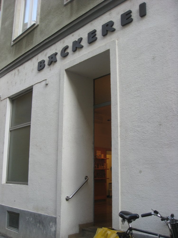OHEL MOSHE BÄCKEREI - Updated January 2025 - Lilienbrunngasse 18, Wien ...