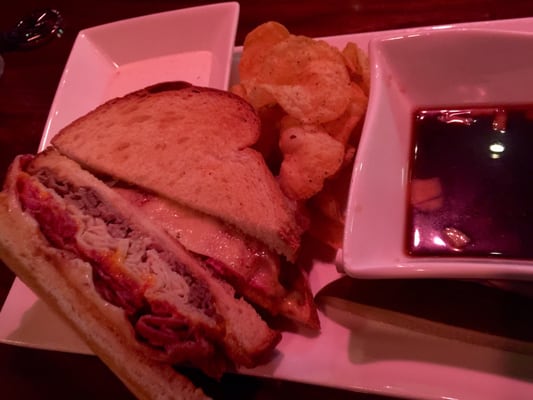 THE GOLDEN RETRIEVER PUB - Updated December 2025 - 15 Photos & 49 ...