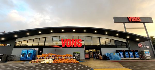 VONS - Updated December 2025 - 118 Photos & 165 Reviews - 1342 N ...