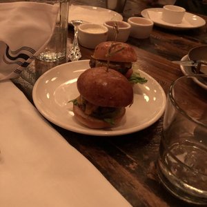 HUBBARD INN - CLOSED - 489 Photos & 739 Reviews - 110 W Hubbard St ...