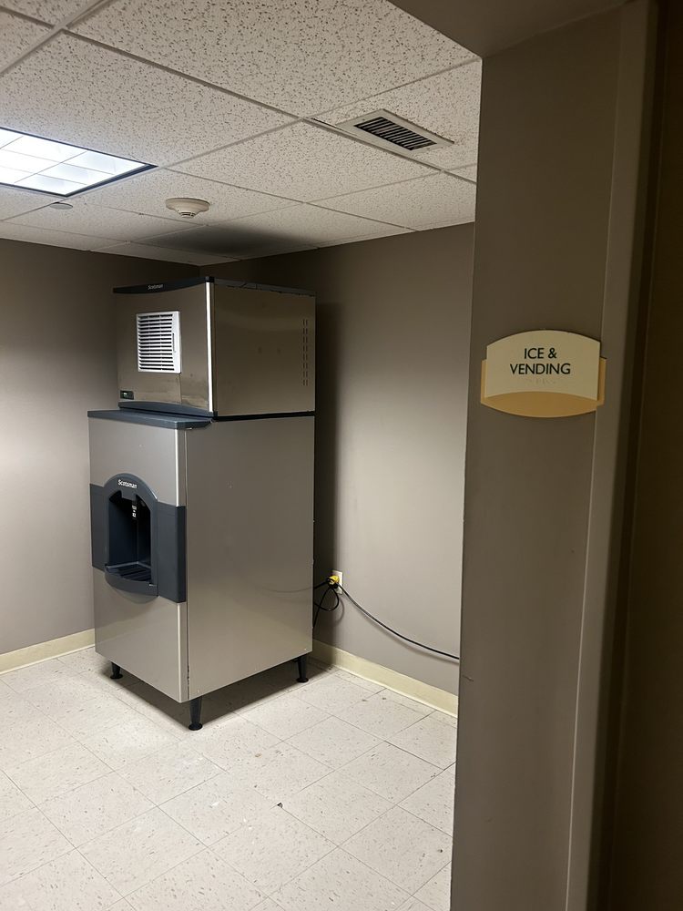 COURTYARD MONTVALE with 76 Reviews & 99 Photos - 100 Chestnut Ridge Rd ...