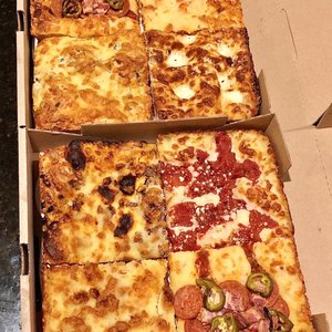 FIVE SQUARED PIZZA - 26 Photos & 20 Reviews - Pizza - 135 N Kedzie Ave, Chicago, IL - Restaurant ...