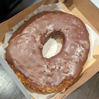 ROUND ROCK DONUTS - Updated May 2024 - 2358 Photos & 3221 Reviews - 106 ...