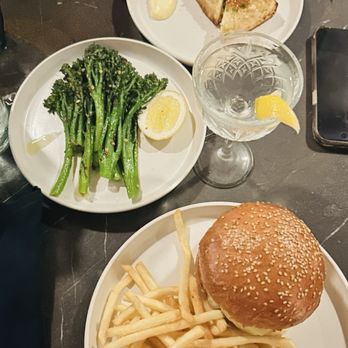 MILLY’S NEIGHBORHOOD BAR - Updated December 2025 - 17 Photos & 11 ...