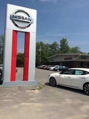 HUTTIG NISSAN OF PLATTSBURGH - Updated September 2025 - 19 Photos & 10 ...