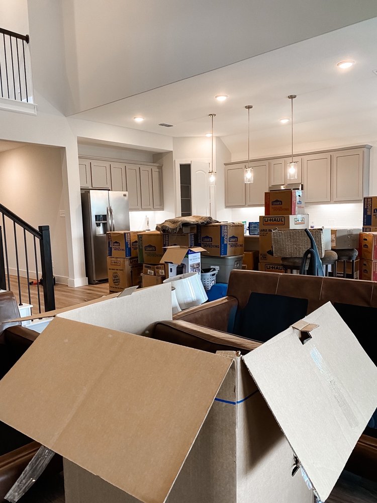 I BE MOVING - Updated May 2025 - 10 Photos - 933 Key Colony Dr, Garland ...