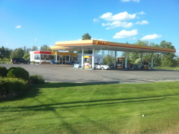 CHERRY KNOLL SHELL MINI-MART - 1031 Hammond Rd E, Traverse City ...