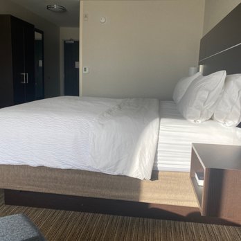 HOLIDAY INN EXPRESS & SUITES YUMA - Updated December 2025 - 42 Photos ...