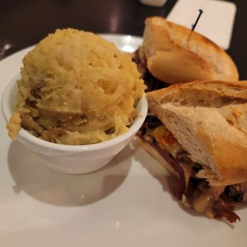 UPTOWN GRILLE - Updated May 2024 - 556 Photos & 830 Reviews - 3100 E ...