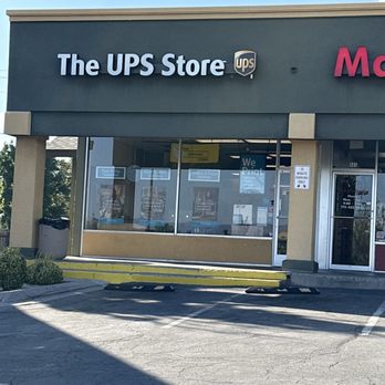 THE UPS STORE - Updated December 2025 - 38 Photos & 52 Reviews - 561 ...