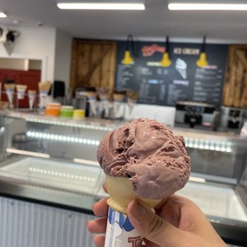 RED BARN ICE CREAM - Updated July 2025 - 31 Photos & 46 Reviews - 1799 ...