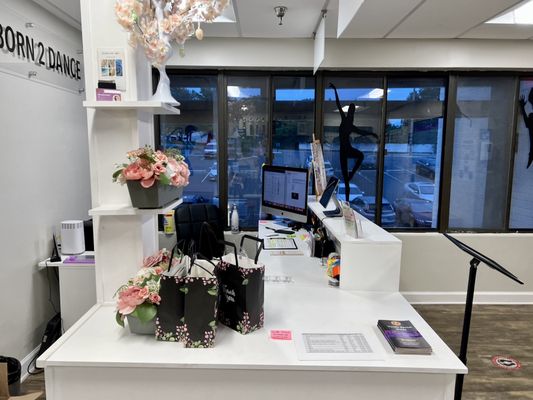 BORN 2 DANCE STUDIO - Updated October 2025 - 26 Photos & 45 Reviews ...