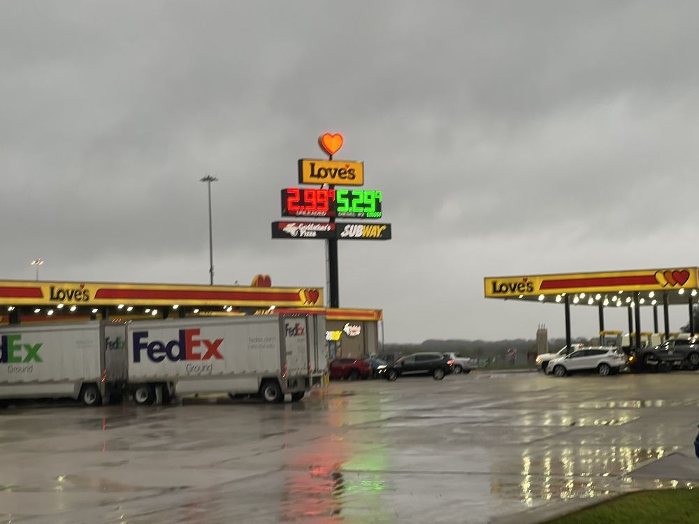 LOVE’S TRAVEL STOP - Updated October 2025 - 59 Photos & 23 Reviews ...